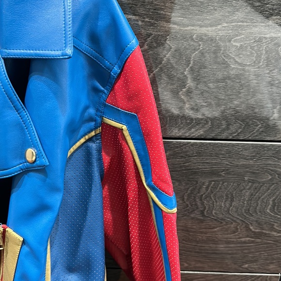 Marvel | Jackets & Coats | Newmarvel By Her Universe Woman Jacket Size ...